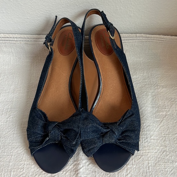 Clarks | Shoes | Clarks Artisan Blue Jean Sandals | Poshmark